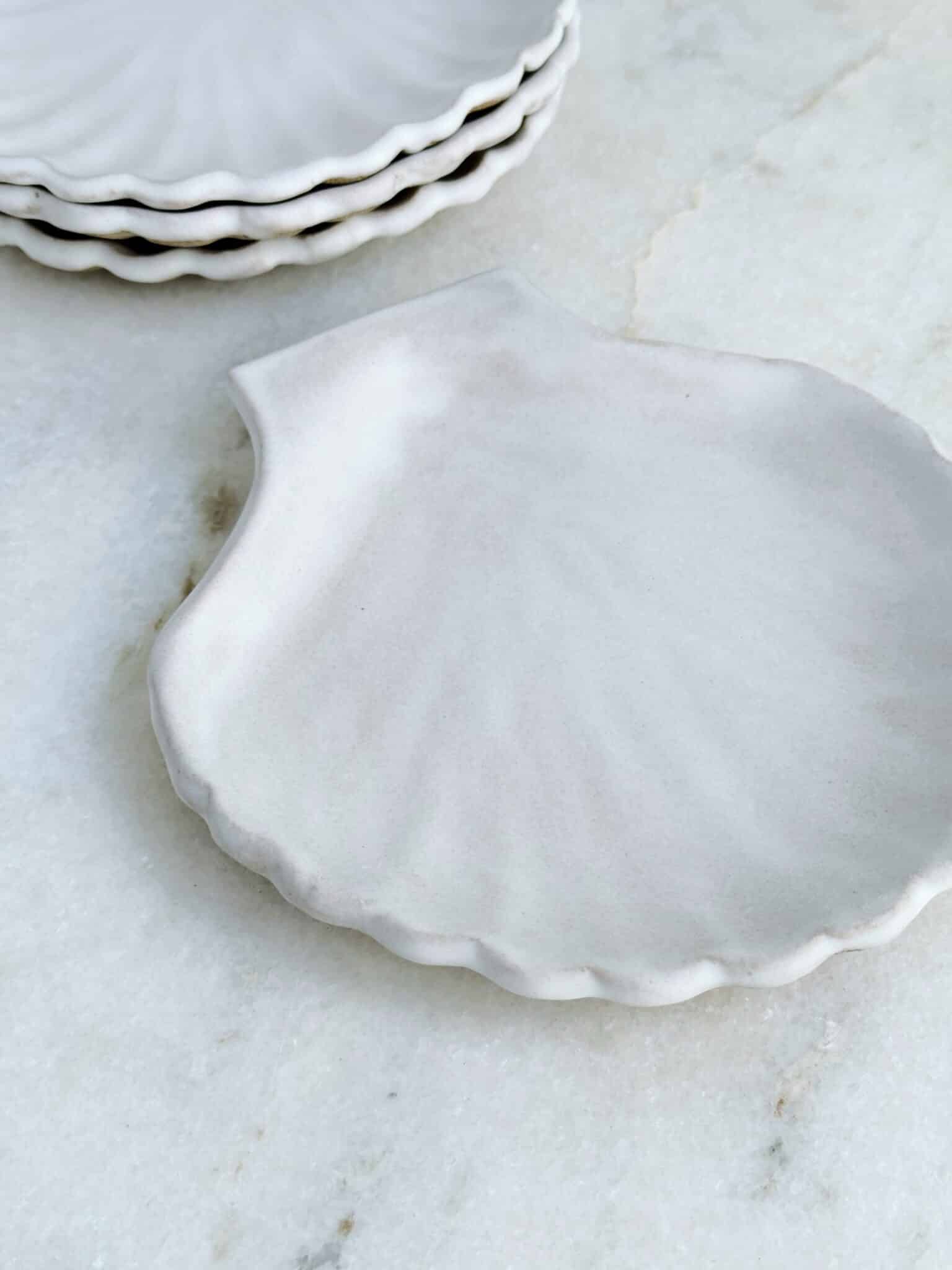 Beau Rush Ceramic Shell Plate - Casa di LaValle