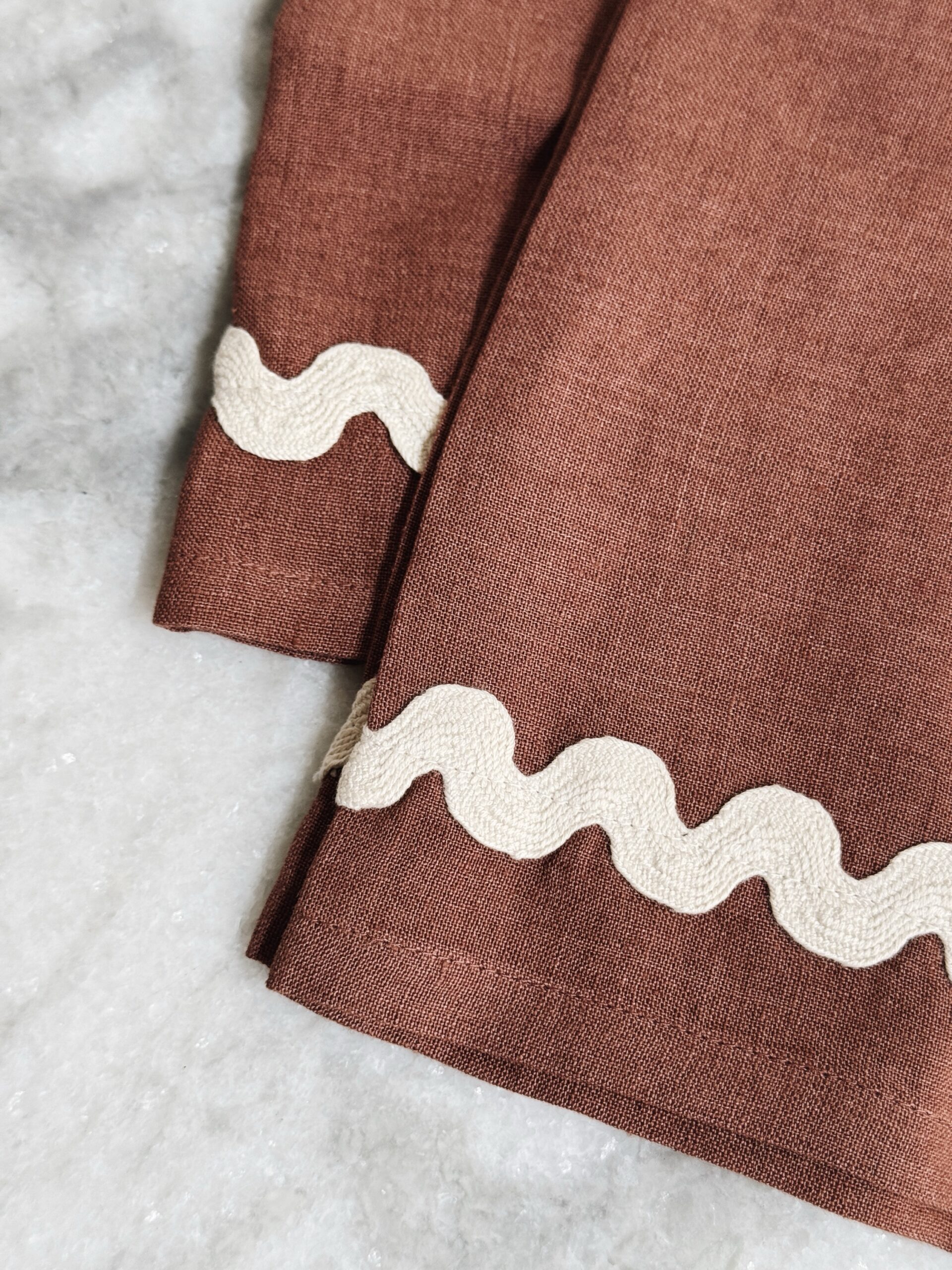 Rust Linen Holiday Napkin Pair - Casa di LaValle